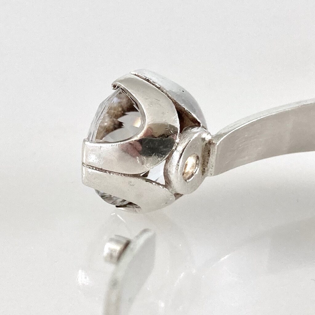 Discover the Exquisite Bracelet by Gustaf Dahlgren | Effie Graa