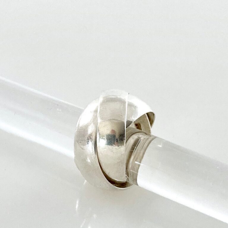 Tone Vigeland silver ring for PLUS • Effie Graa